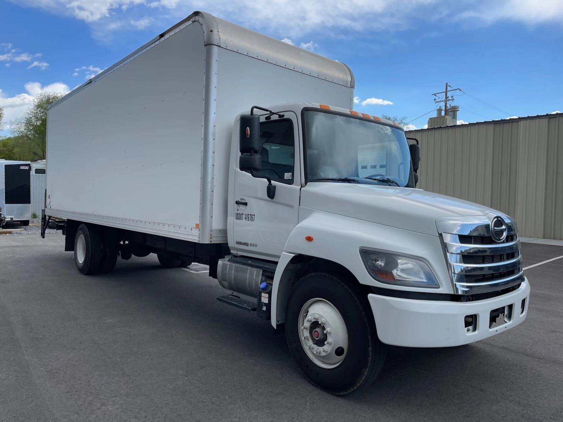 2025 Big Box Truck Guide: Specs & Deals