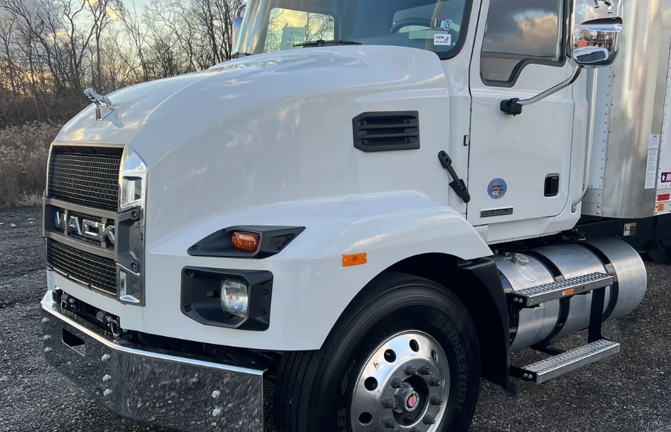 Mack Trucks Buyer’s Guide 2025: Reliability, Parts & Costs - SHARERIG.COM